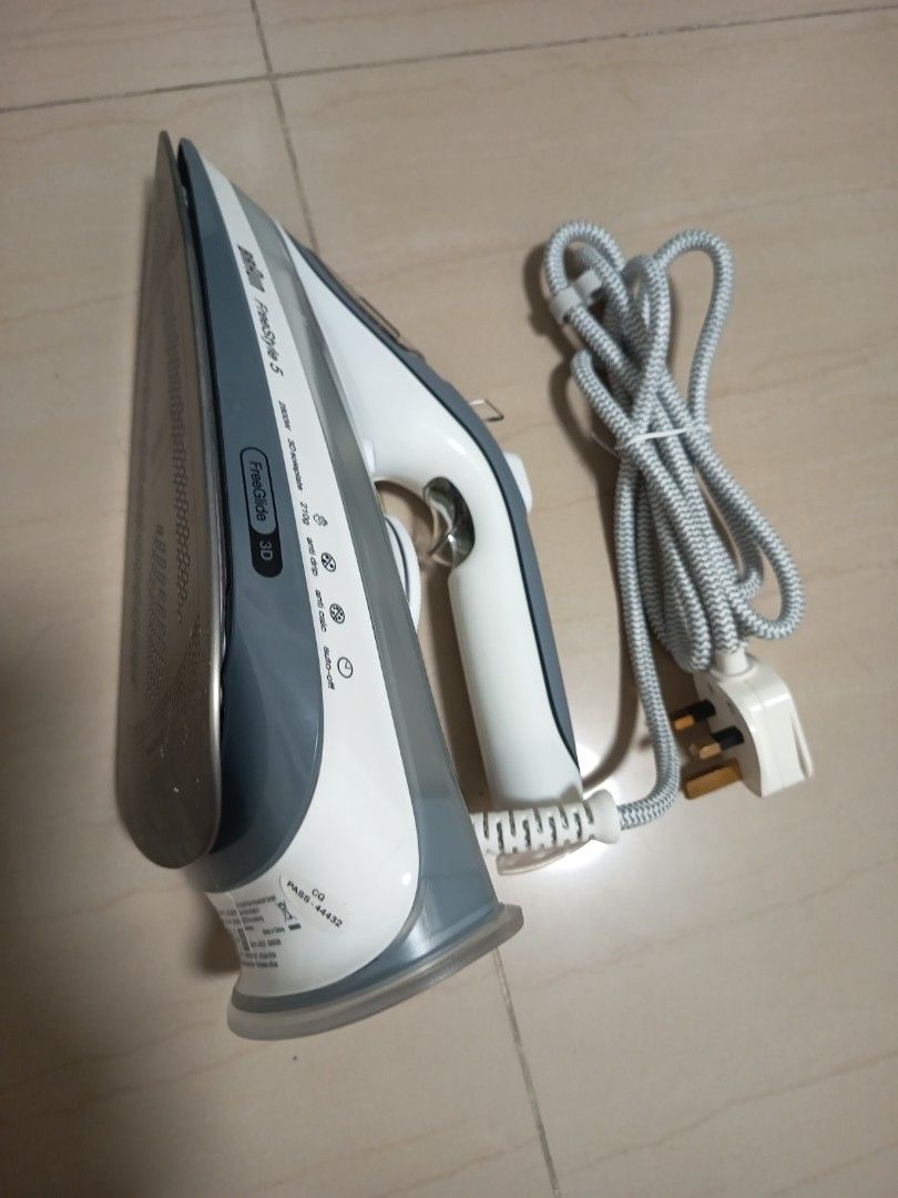 Braun 蒸氣電熨斗, 家庭電器, 熨斗及掛熨機 - Carousell