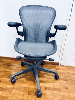 Herman Miller Aeron Chair - Size B - Black, Furniture & Home Living ...