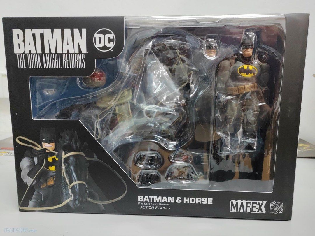 MAFEX Batman & Horse The Dark Knight Returns Action Figure, Hobbies ...