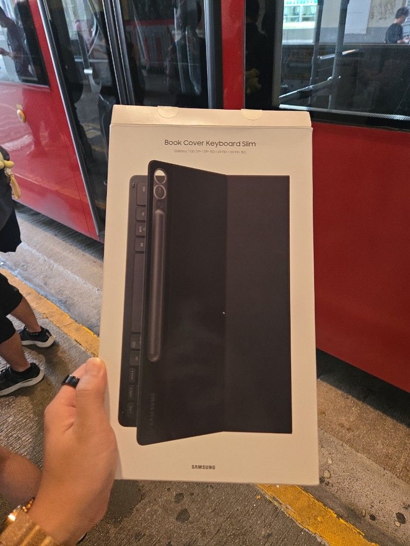 Samsung Book Cover Keyboard Slim for Tablet, 手提電話, 電話及其他裝置配件, 手機套及手機殻 ...