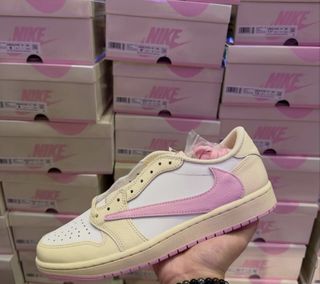 Travis Scott x Air Jordan 1 Retro Low OG Tropical Pink 桃粉紅鉤粉倒鉤(IQ7604 ...