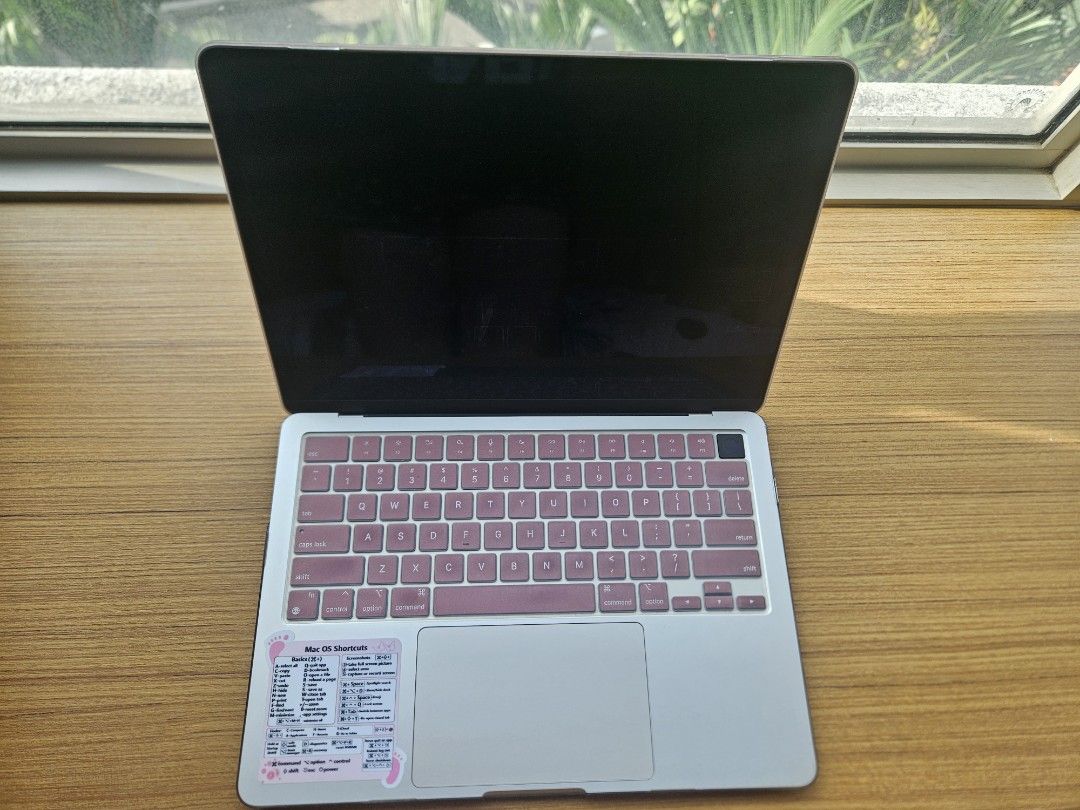 Apple MacBook Pro 13-inch with Pink Keyboard Cover, Computers & Tech ...