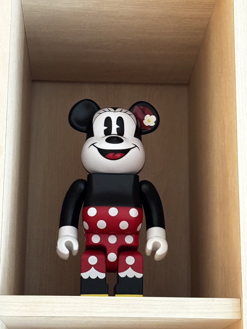 BearBrick Minnie Mouse 400% full set, Hobbies & Toys, Toys & Games on ...