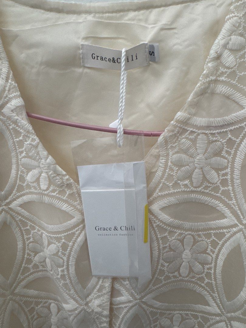 Grace & Chili Cream Lace Overlay Blouse Size S, Women's Fashion, Tops ...