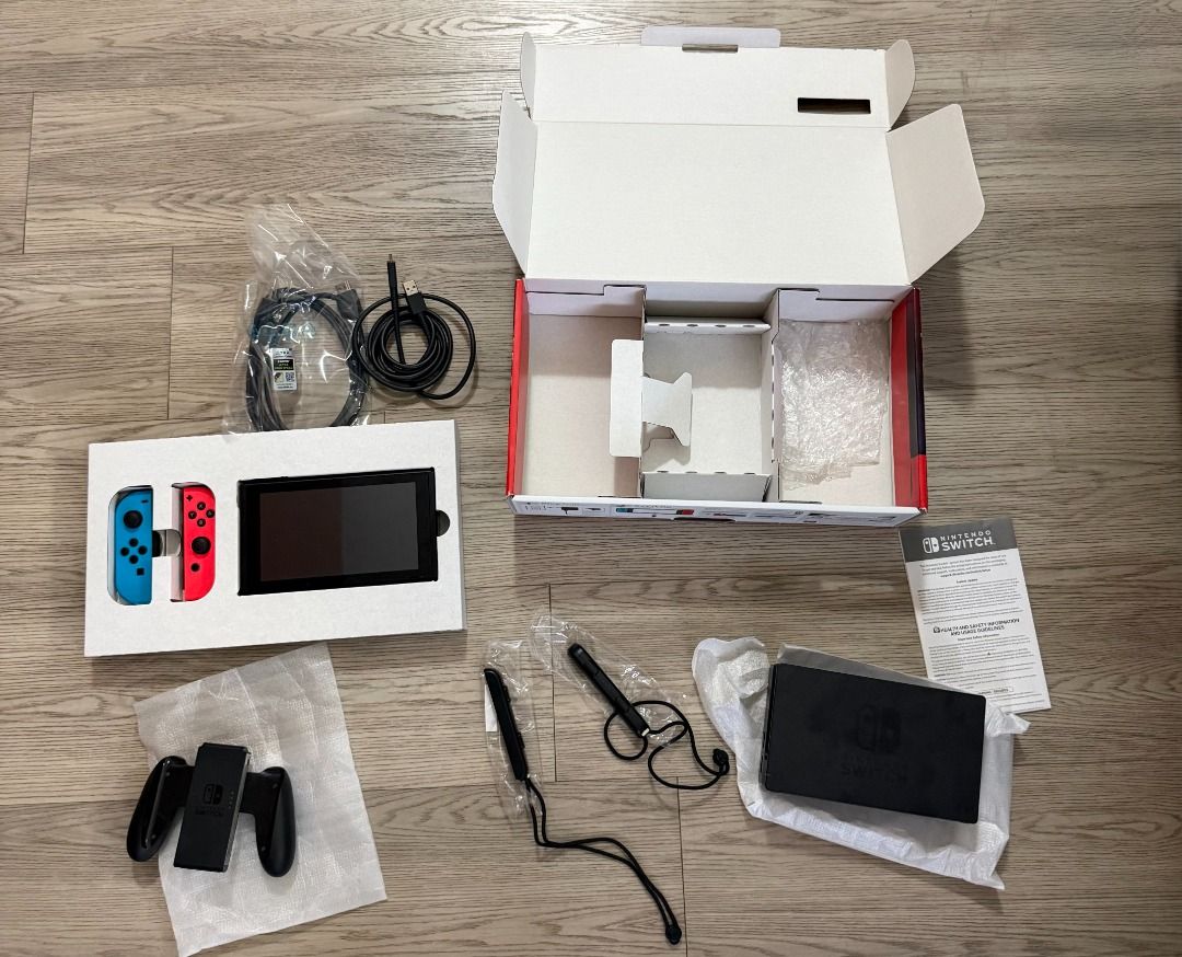Nintendo Switch Console with Luigi's Mansion 3, Video Gaming, Video ...