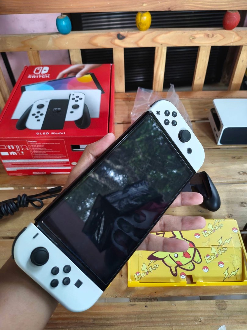 Nintendo Switch OLED Model w/ Accessories & Game, Video Gaming, Video ...