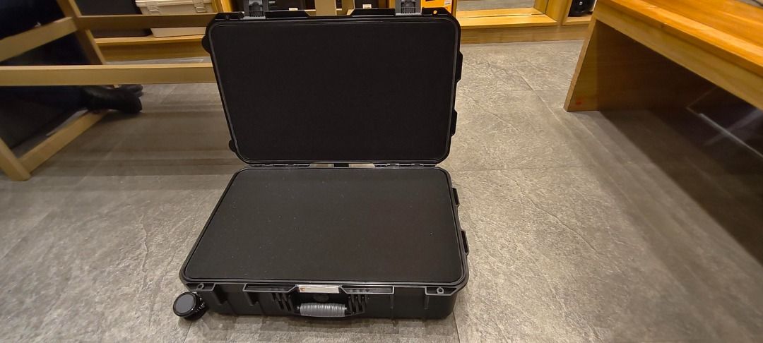 Raptor Case Air Trolley 6800, Everything Else, Others on Carousell