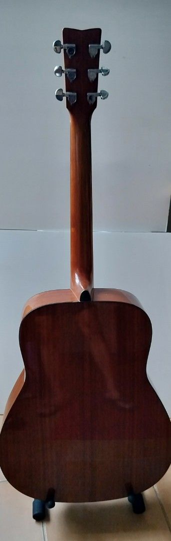 Yamaha FG700S Acoustic Guitar with Capo,Tuner and stand, Hobbies & Toys ...