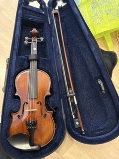 Acoustic Violin with Bow, Hobbies & Toys, Musical Instruments on Carousell