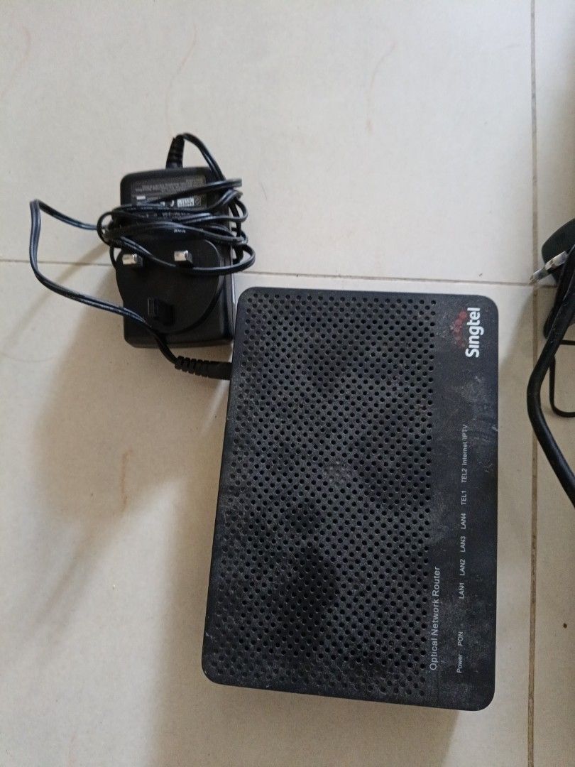 Linksys AX5400 WiFi 6 Router E9450 with Singtel Optical Network Router ...