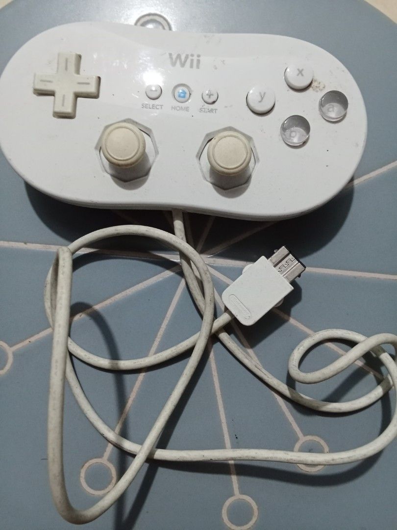 Nintendo Wii Classic Controller Pro White, Video Gaming, Gaming ...