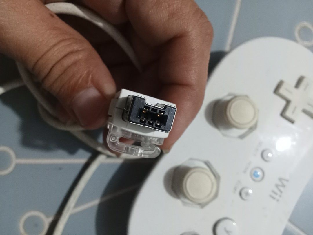 Nintendo Wii Classic Controller Pro White, Video Gaming, Gaming ...