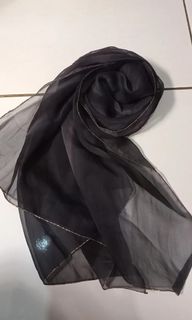 Pashmina hitam Dijual | Beli 100+ Pashmina hitam online | Carousell ...