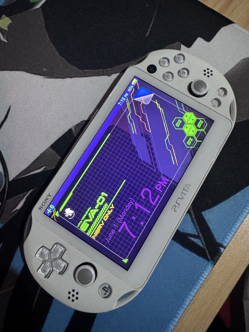 PS VITA SLIM WHITE (rare color) PCH2006, Video Gaming, Video Game ...