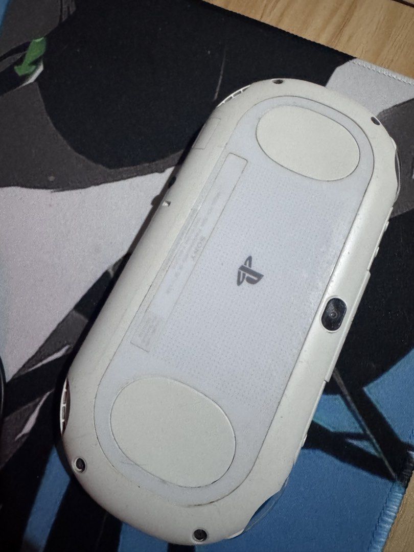 PS VITA SLIM WHITE (rare color) PCH2006, Video Gaming, Video Game ...