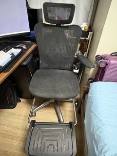 Black Mesh Ergonomic Office Chair with Headrest, Furniture & Home ...