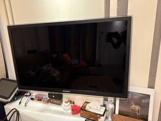 Samsung TV with Remote, 家庭電器, 電視 & 其他娛樂, 電視 - Carousell