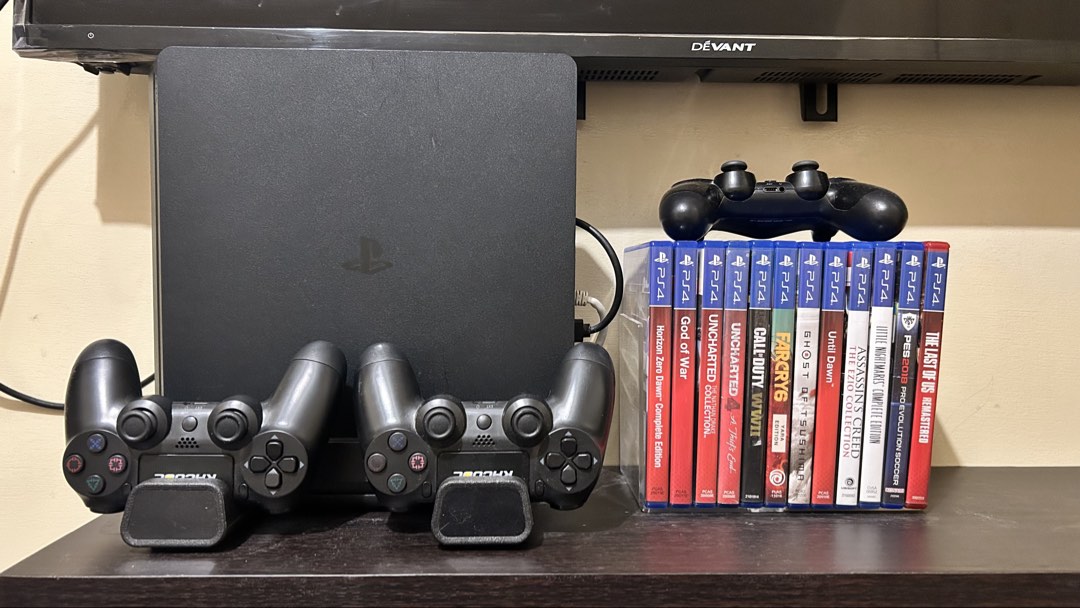 Sony PS4 Console Set 1TB (Jet Black) – 3 Controllers Included + Choose ...