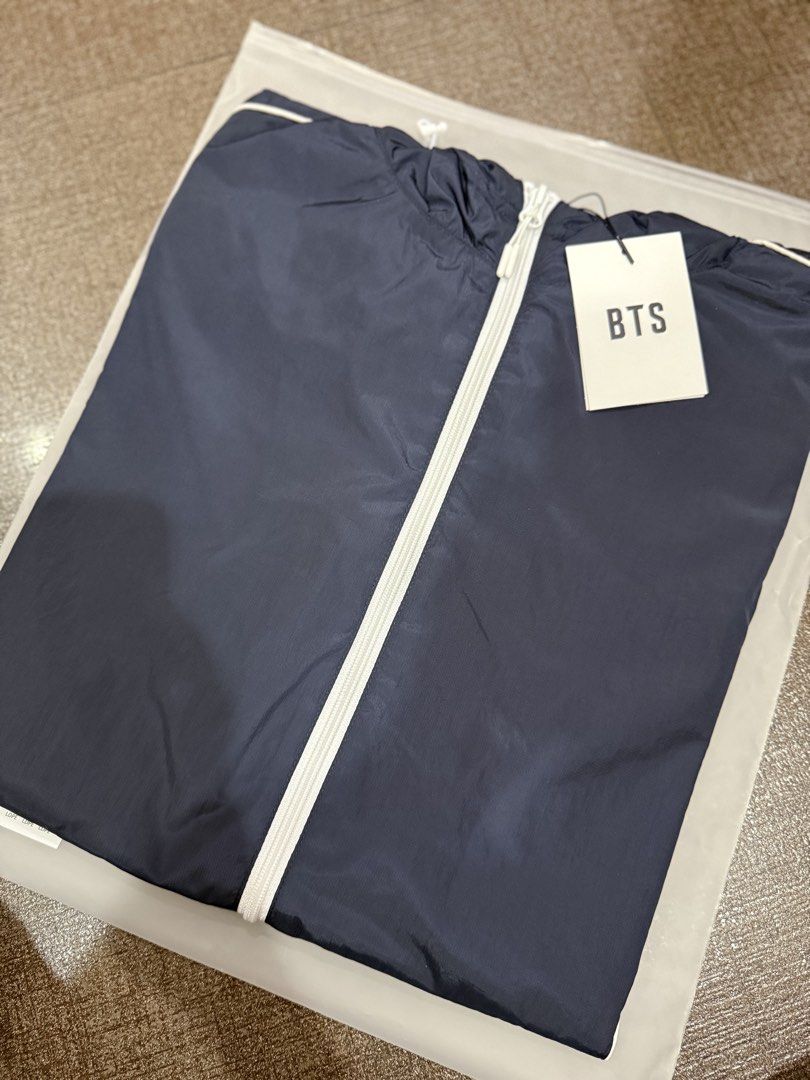ON HAND BTS Official Windbreaker Jacket (Dive NY XL), Women's Fashion ...