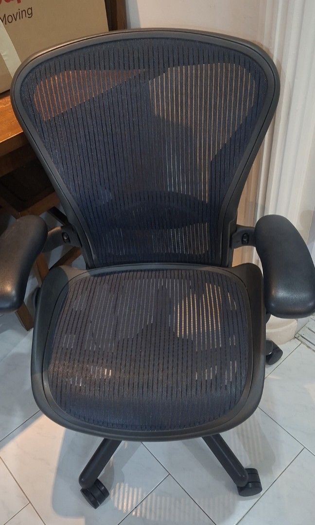 Herman Miller Aeron Chair, Furniture & Home Living, Furniture, Chairs ...