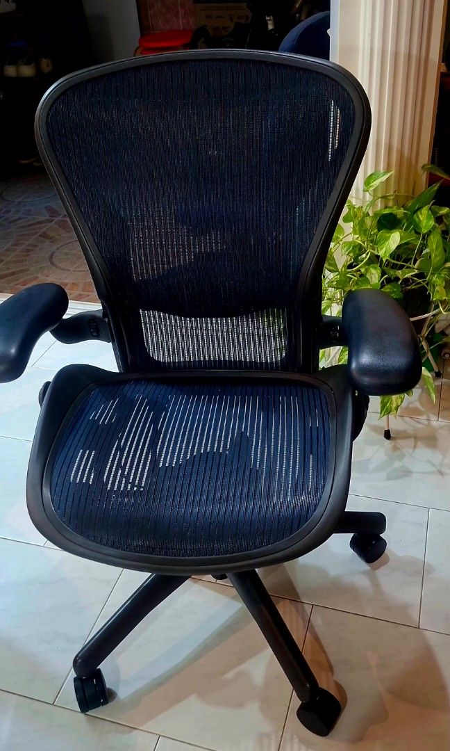 Herman Miller Aeron Chair, Furniture & Home Living, Furniture, Chairs ...