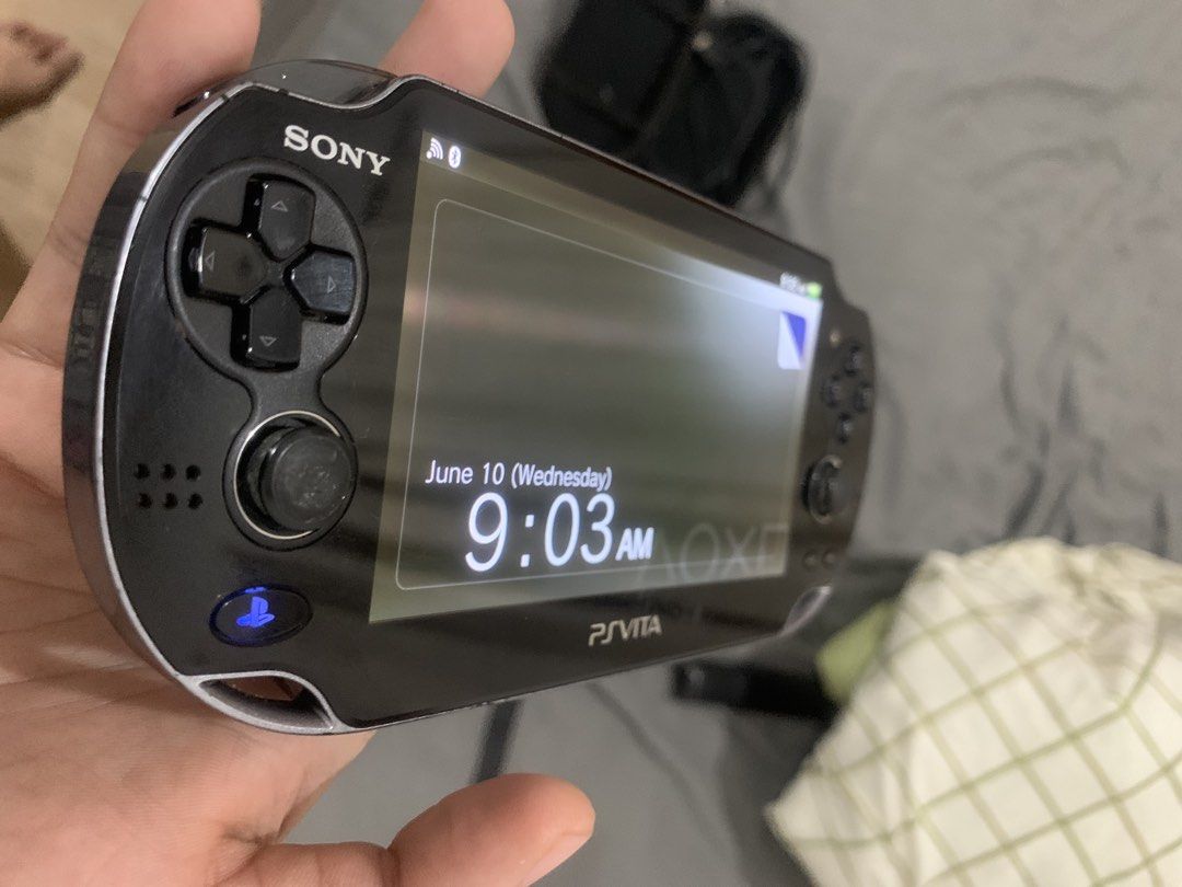 Sony PlayStation Vita PCH-1000 Series, Video Gaming, Video Game ...
