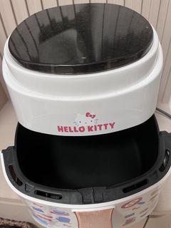 Hello Kitty 聯乘 機械人吸塵機 (限量版), 家庭電器, 吸塵機 ＆ 家居清潔電器 - Carousell