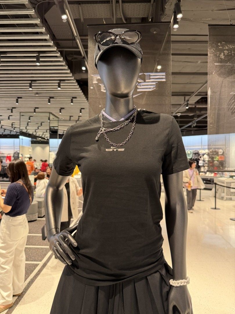 Nike bts collaboration pop up tour merchandise exclusive merch busan ...