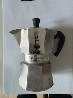 Bialetti Brikka Moka Pot Yellow, 家庭電器, 廚房電器, 咖啡機及咖啡壺 - Carousell