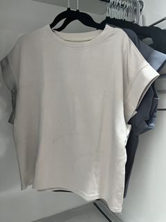 Boxy shirt Dijual | Beli 1,000+ Boxy shirt online | Carousell Indonesia