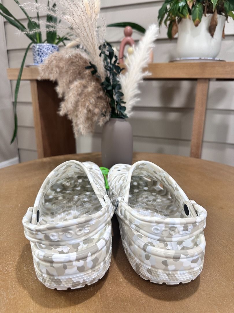 Crocs unisex classic Confetti in White & Brown Clogs, Men's Fashion ...