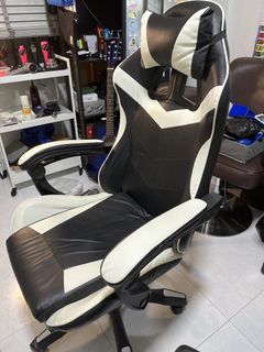 Razer Iskur v2 Black Gaming Chair, Furniture & Home Living, Furniture ...