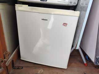 Hello Kitty & Dear Daniel Mini Fridge Cooler & Warmer, 家庭電器, 廚房電器, 雪櫃及 ...