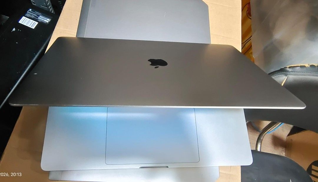 MacBook pro 2.4 GHZ 8 core intel core 9 super fast Laptop, Computers ...