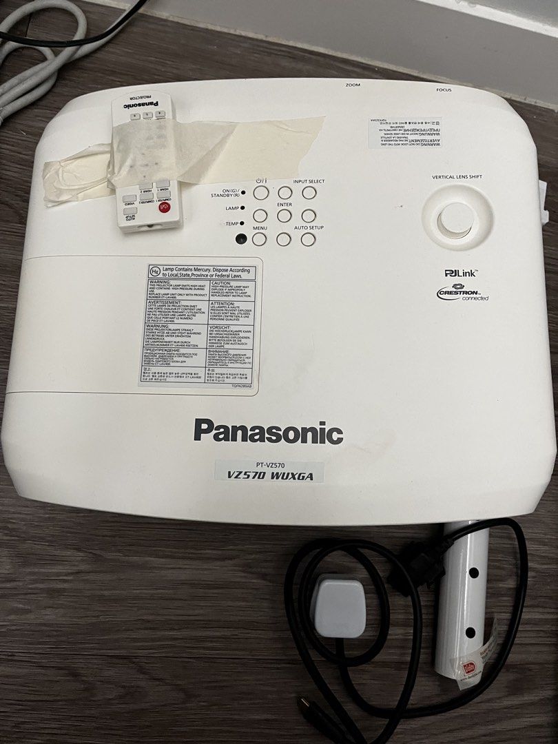 Panasonic PT-VZ570 WUXGA Projector, 家庭電器, 電視 & 其他娛樂, 投影機 - Carousell