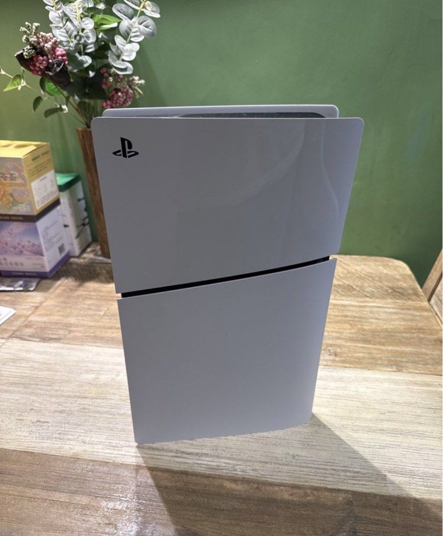 PS5 Slim 光碟版 Disc version PlayStation 5, 家庭電器, 其他家庭電器 - Carousell