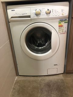 Miele Washing Machine and Dryer Stacked Set, 家庭電器, 洗衣機及乾衣機 - Carousell