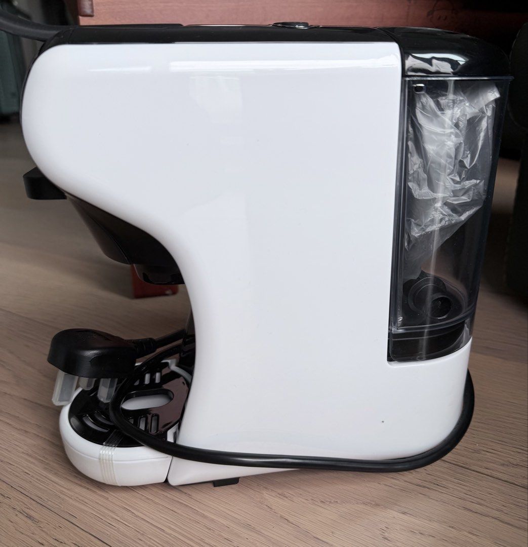 Tea Chateau Coffee Machine White & Black, 家庭電器, 廚房電器, 咖啡機及咖啡壺 - Carousell