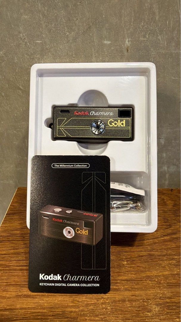 低於原價放$250 藍/黑各一 現貨全新開盒確認款式 KODAK 柯達 CHARMERA MILLENIUM 第二代鑰匙扣迷你數碼相機攝錄機盲 ...