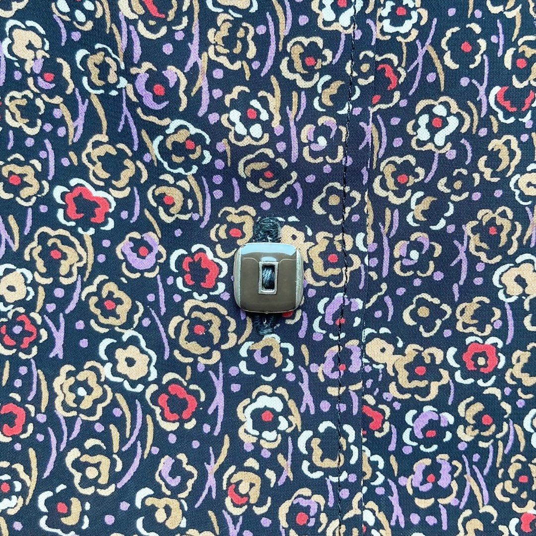 日本碎花古著恤衫 / Japan vintage shirt, 女裝, 上衣, 襯衫 - Carousell