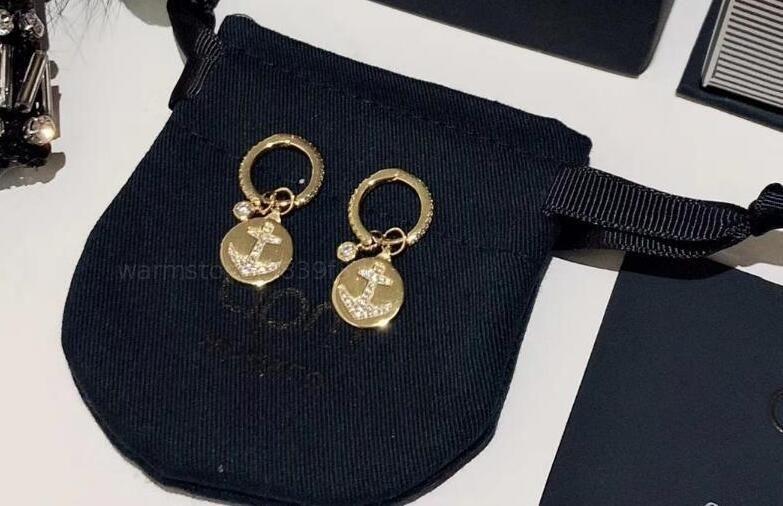 全新APM 925純銀黃金色船錨單鉆耳環, 女裝, 飾物及配件, 耳環 - Carousell