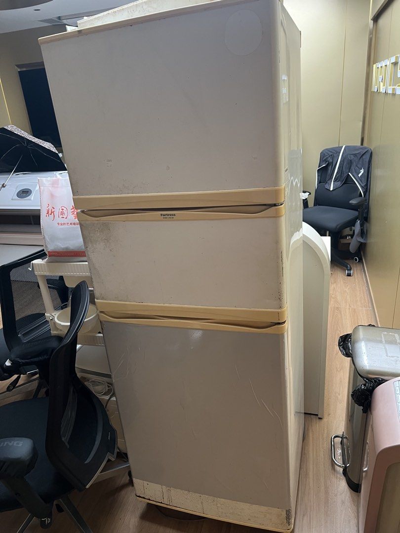 Fortress FTG260HWT Refrigerator豐澤牌雪櫃, 家庭電器, 廚房電器, 雪櫃及冰櫃 - Carousell