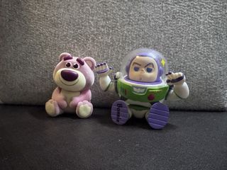 《玩具總動員》中的勞蘇 (Lotso)細公仔小吊飾, 興趣及遊戲, 玩具 & 遊戲類 - Carousell