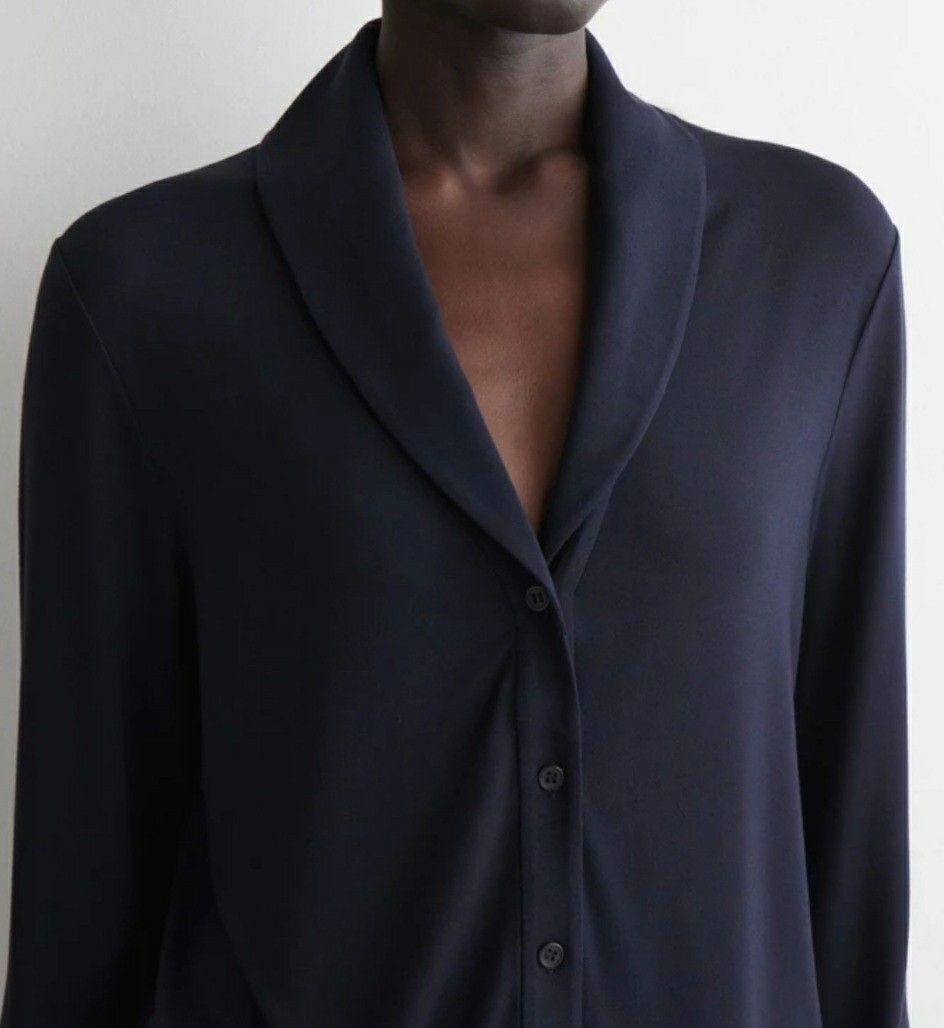 全新 COS Navy Blue Shawl Collar Cardigan, 女裝, 外套及戶外衣服 - Carousell