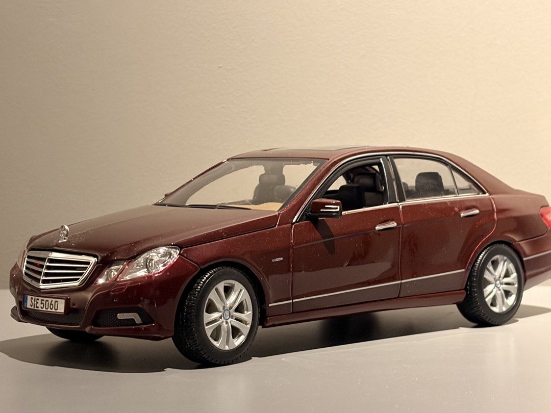 1:18 Mercedes E350 W212 Diecast Maroon colour, Hobbies & Toys, Toys ...
