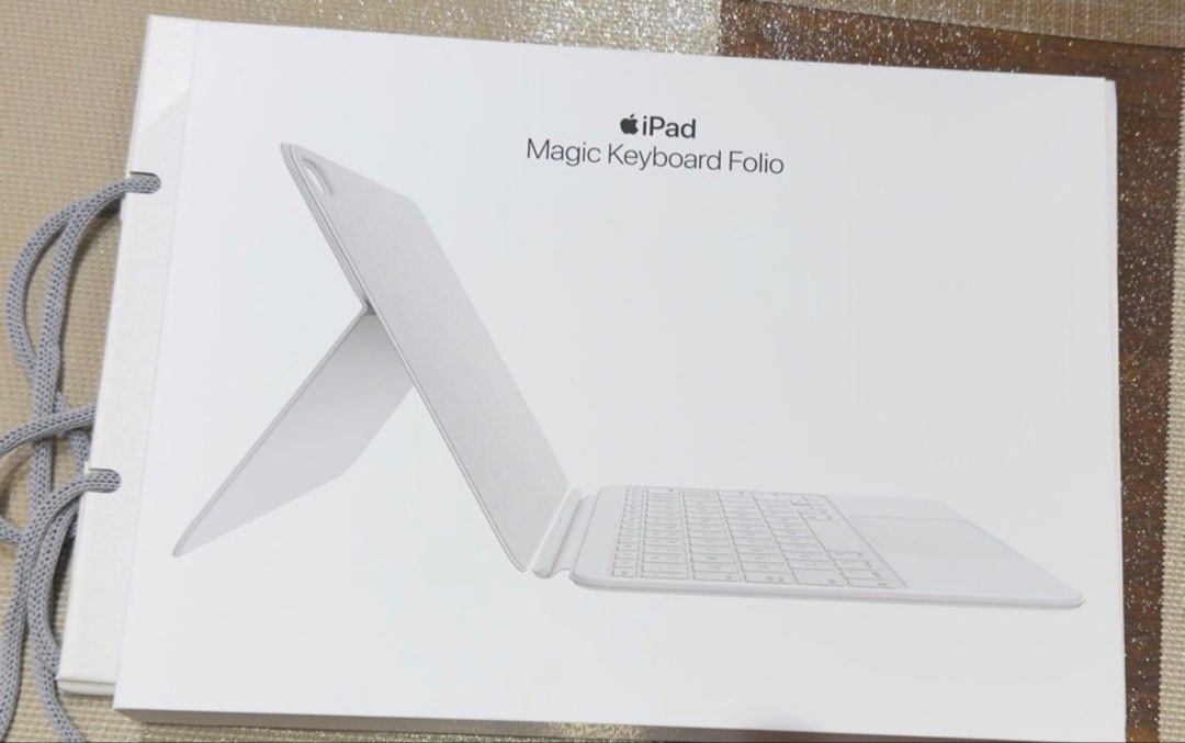 Apple iPad Magic Keyboard Folio, Computers & Tech, Parts & Accessories ...
