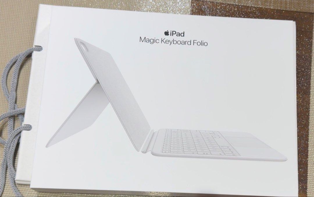 Apple iPad Magic Keyboard Folio, Computers & Tech, Parts & Accessories ...