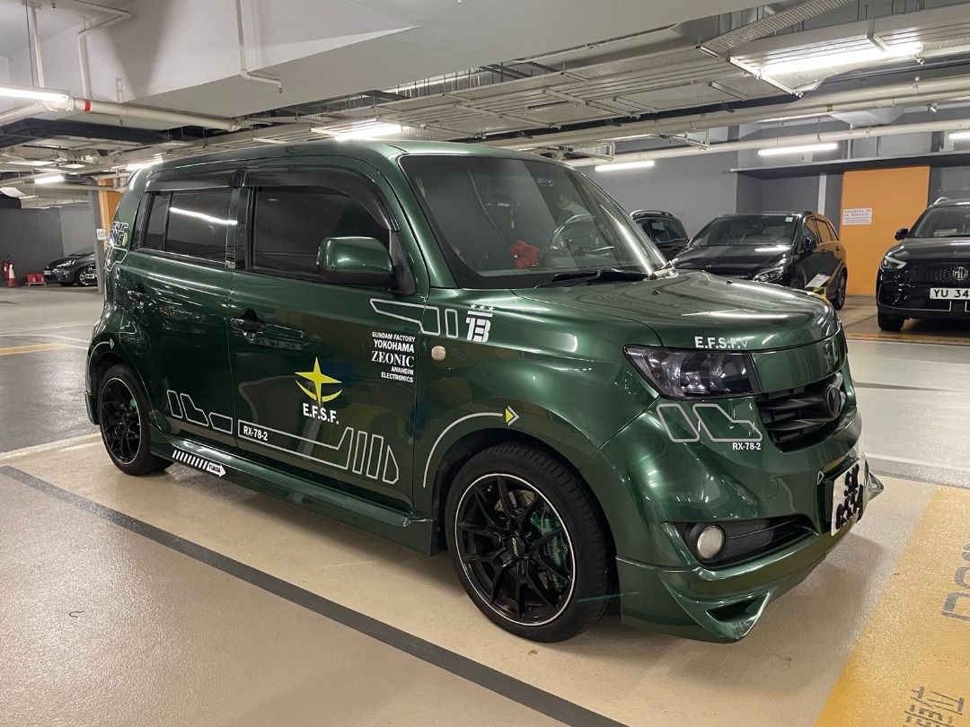 ARTY CAR (CUSTOM-MADE) 一車一設計汽車拉花 - TOYOTA QNC, 汽車配件, 其他 - Carousell