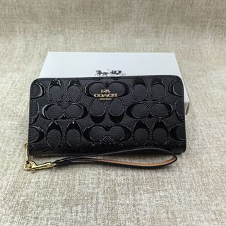 全新🌸 Coach經典WYN短款三折錢包, 女裝, 手袋及銀包, 銀包、卡片套 - Carousell