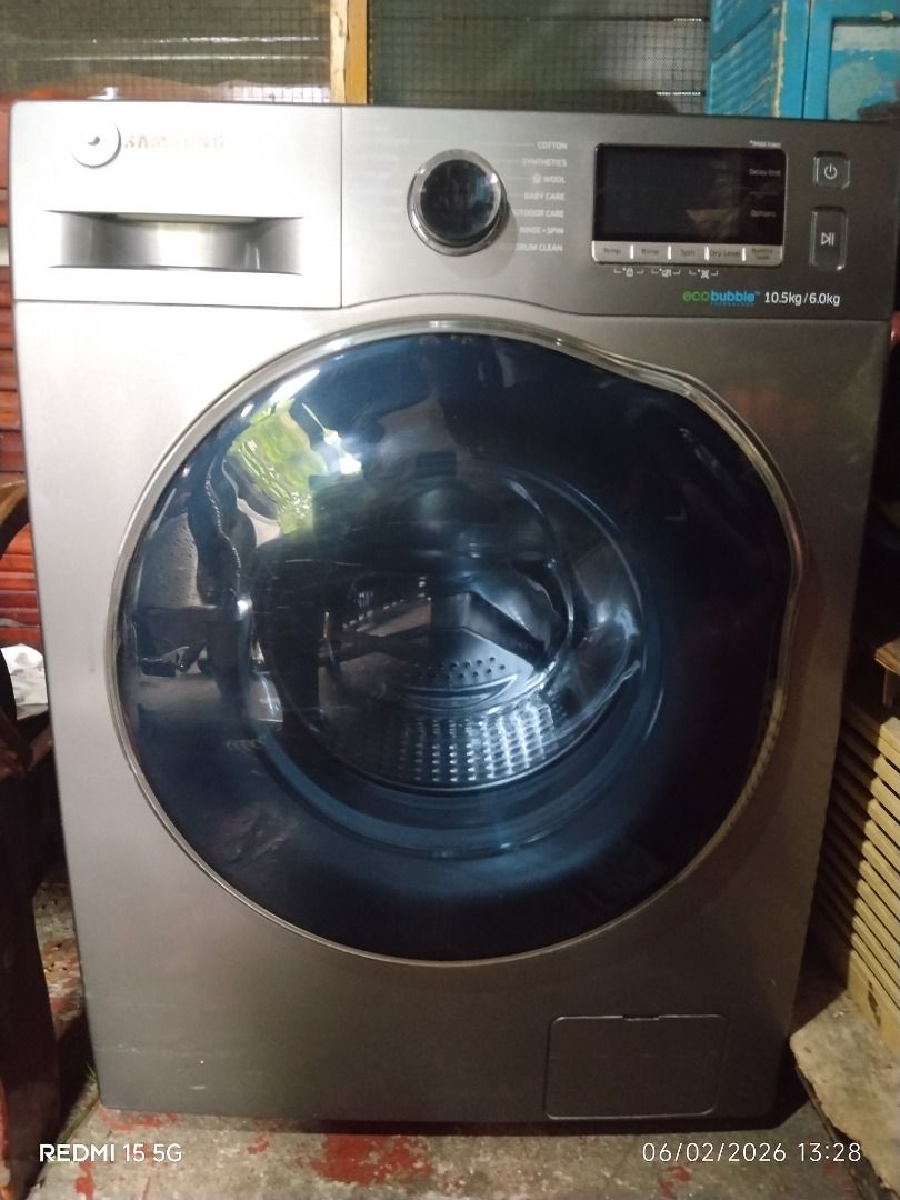 Selling Samsung eco bubble tech. 10kg, TV & Home Appliances, Washing ...
